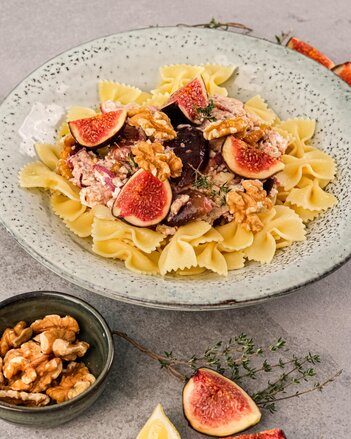 Baked Feta Pasta mit Feigen - SONNENTOR.com